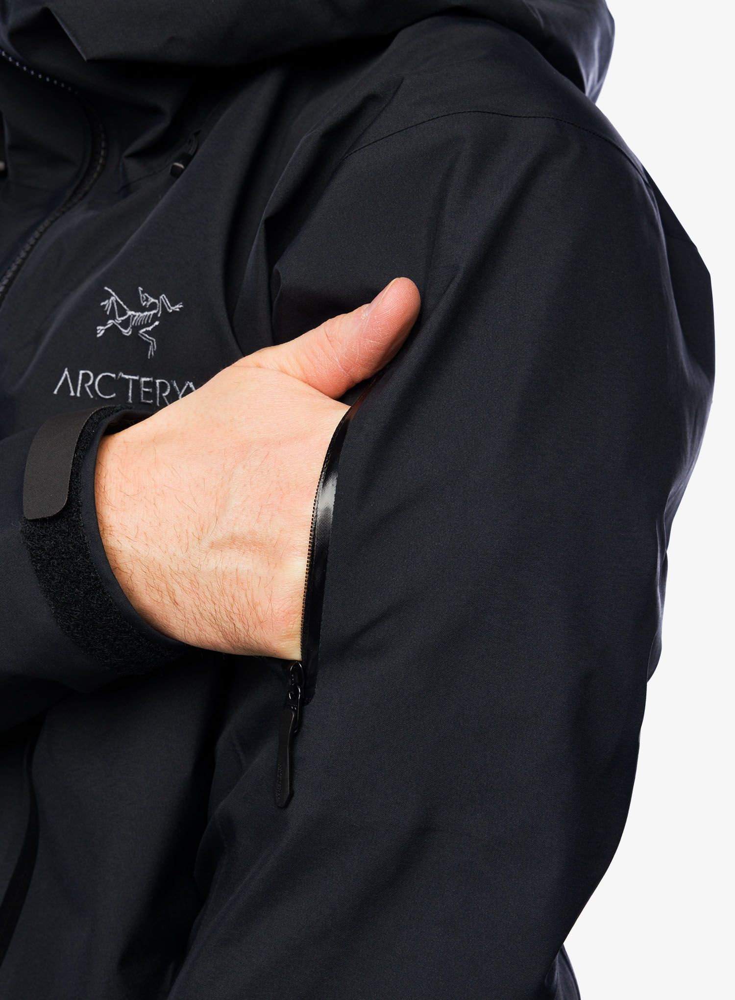 Hardshell jakna Arcteryx Alpha SV Jacket - blk | 8a.si